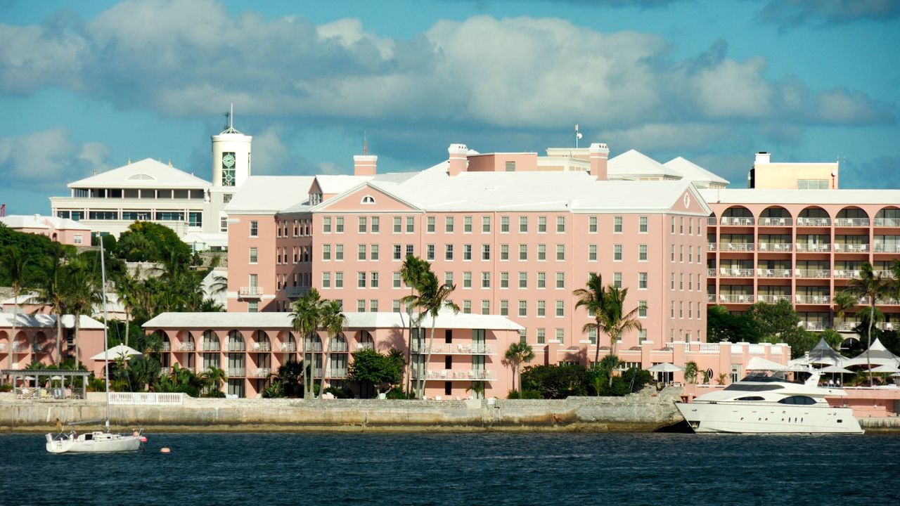 Ratings agency says Bermuda needs to expand working population | Bermuda Re